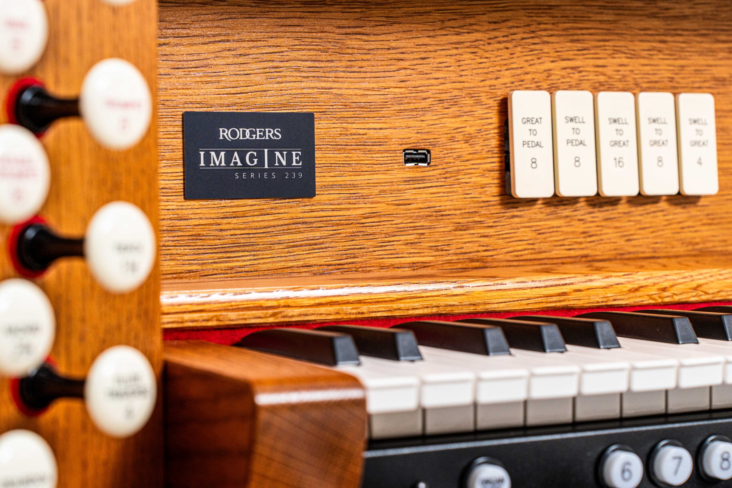 Rodgers Imagine 239LTi - 2-Manual Lighted Drawknob Organ Console - With ...